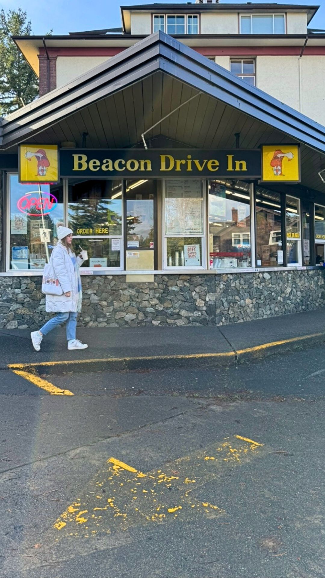 Beacon Drive In Restaurant - NearMe Victoria